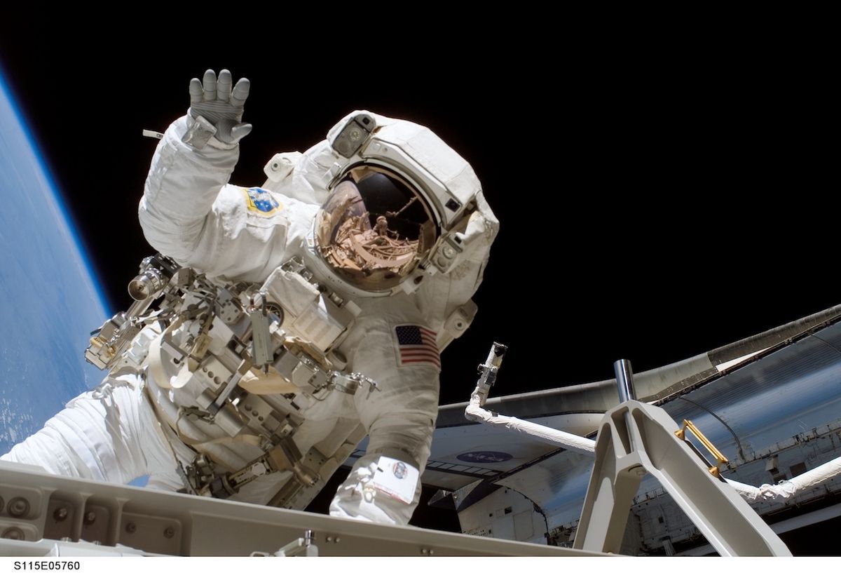 👩🏼‍🚀 Första uppdateringen av Wikipedia från rymden